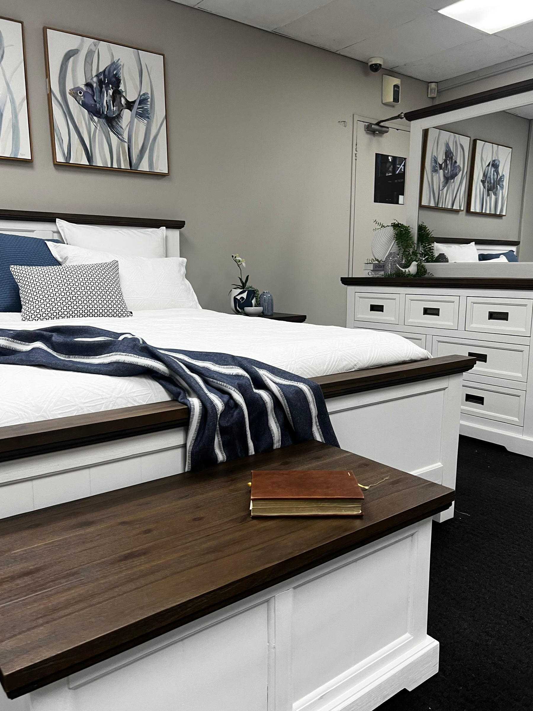 Hamptons Dressing Table With Mirror | Our Furniture Warehouse