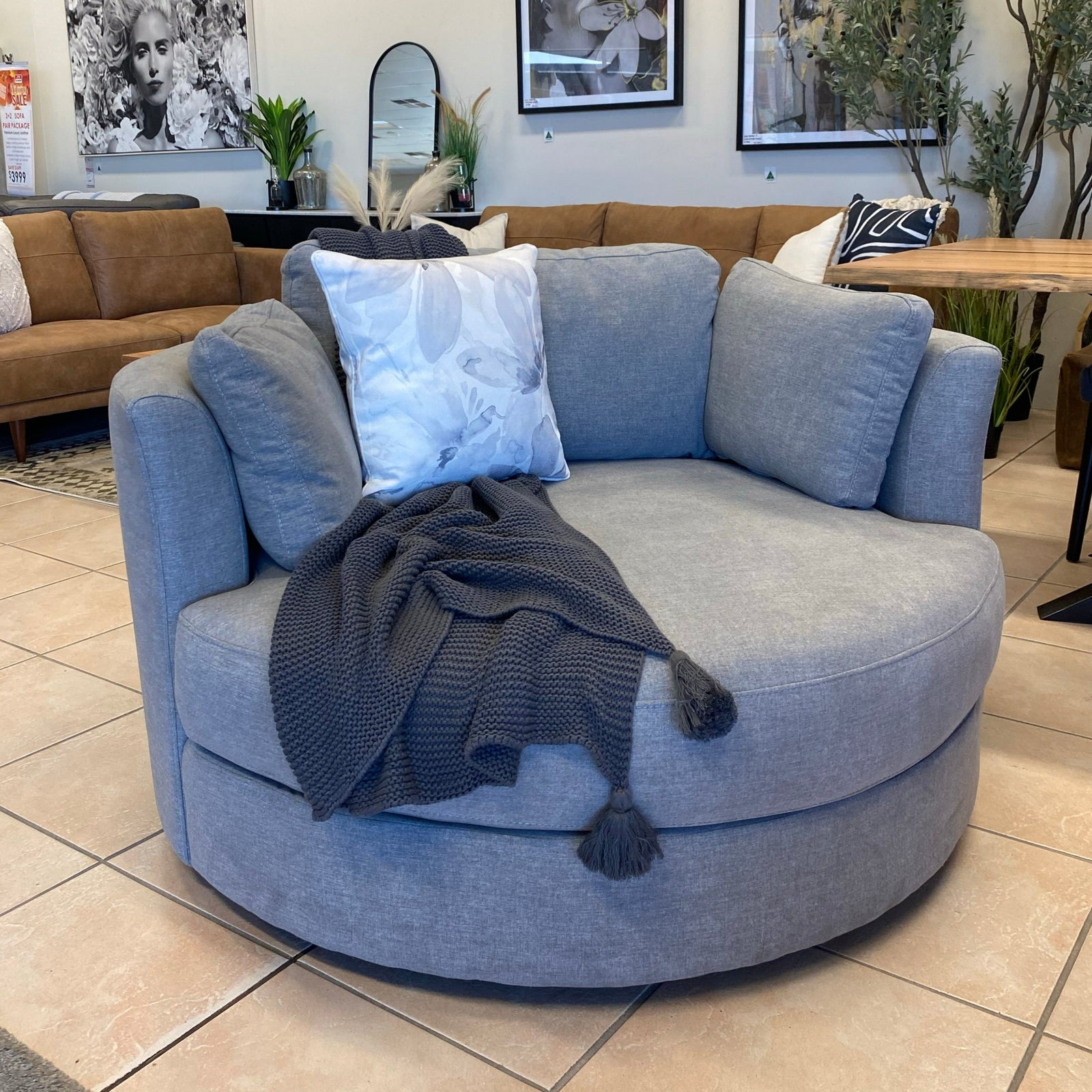 Large Cozy Cuddle Chair with 360' Rotation In Sunlight Smoke